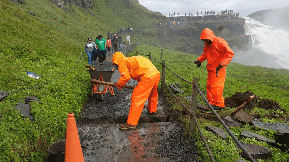 Weeks of ranger work become a day: Iceland Volunteers boost ...